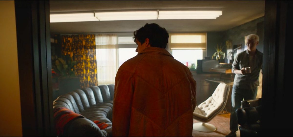 Black Mirror Bandersnatch: The hidden meaning in a sofa and an artwork ...